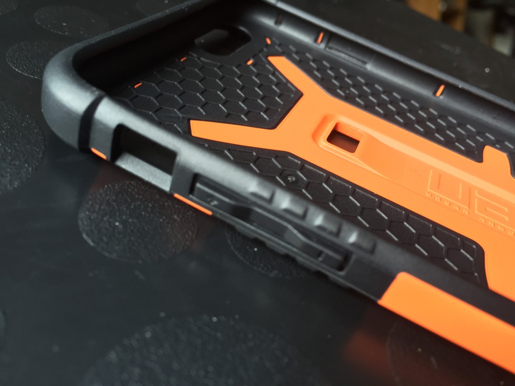 UAG buttons - Coolsmartphone