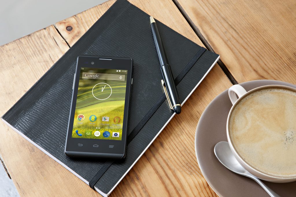 EE launch branded Rook 4G smartphone - Coolsmartphone