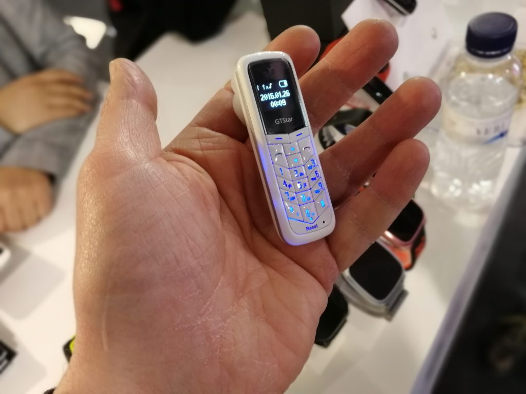 #MWC18 - Want a tiny phone that you can stick in your ear? - Coolsmartphone