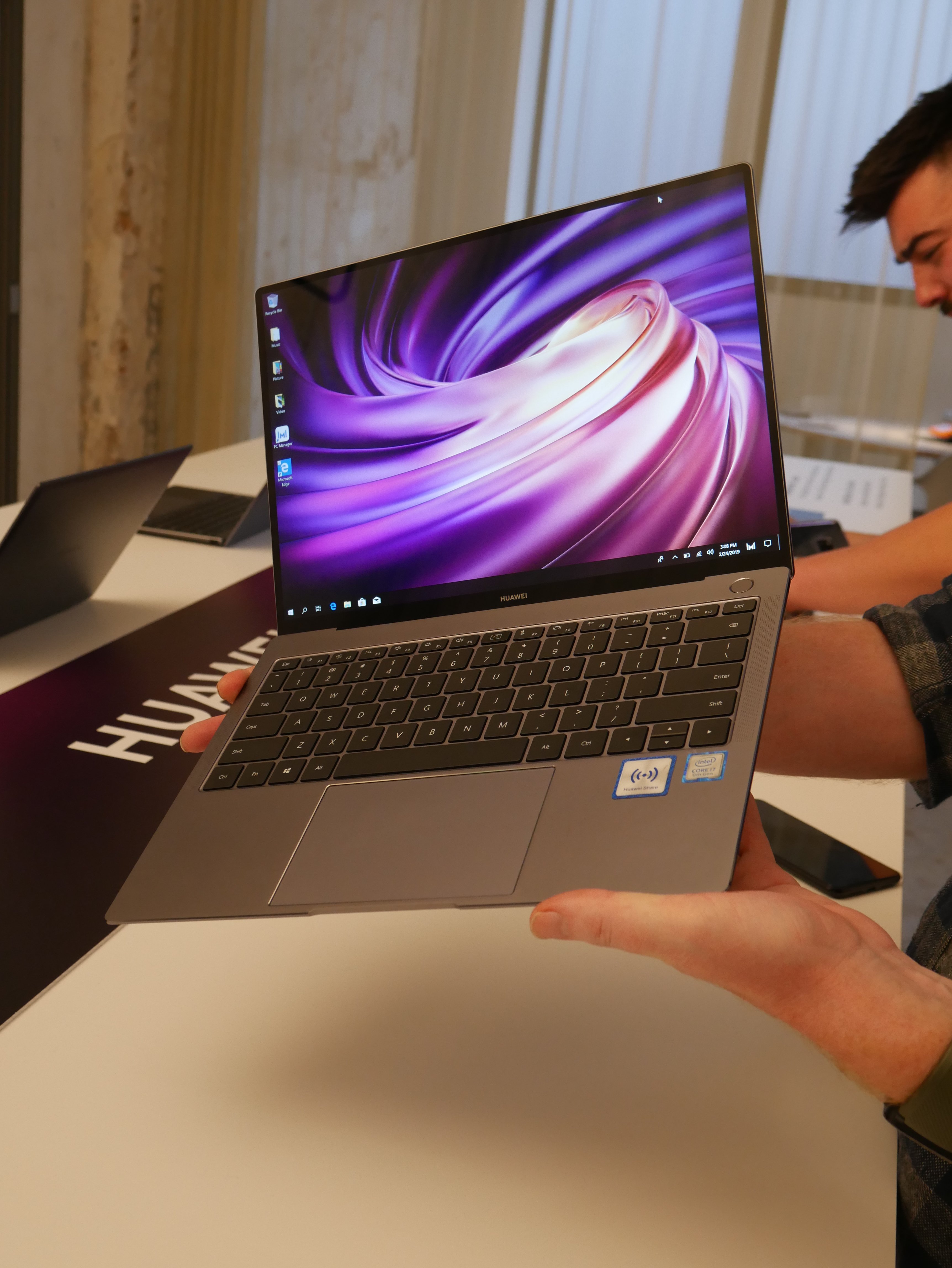 p10007821417318470031972763.jpg - Coolsmartphone