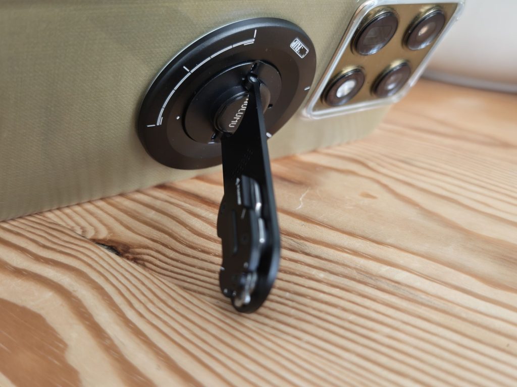 The Swiss Army Knife of MagSafe Stands: Aulumu G05 Pro Review ...